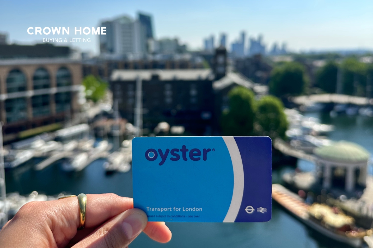 Oyster Card vs Contactless: Which is Better for London Transport in ...